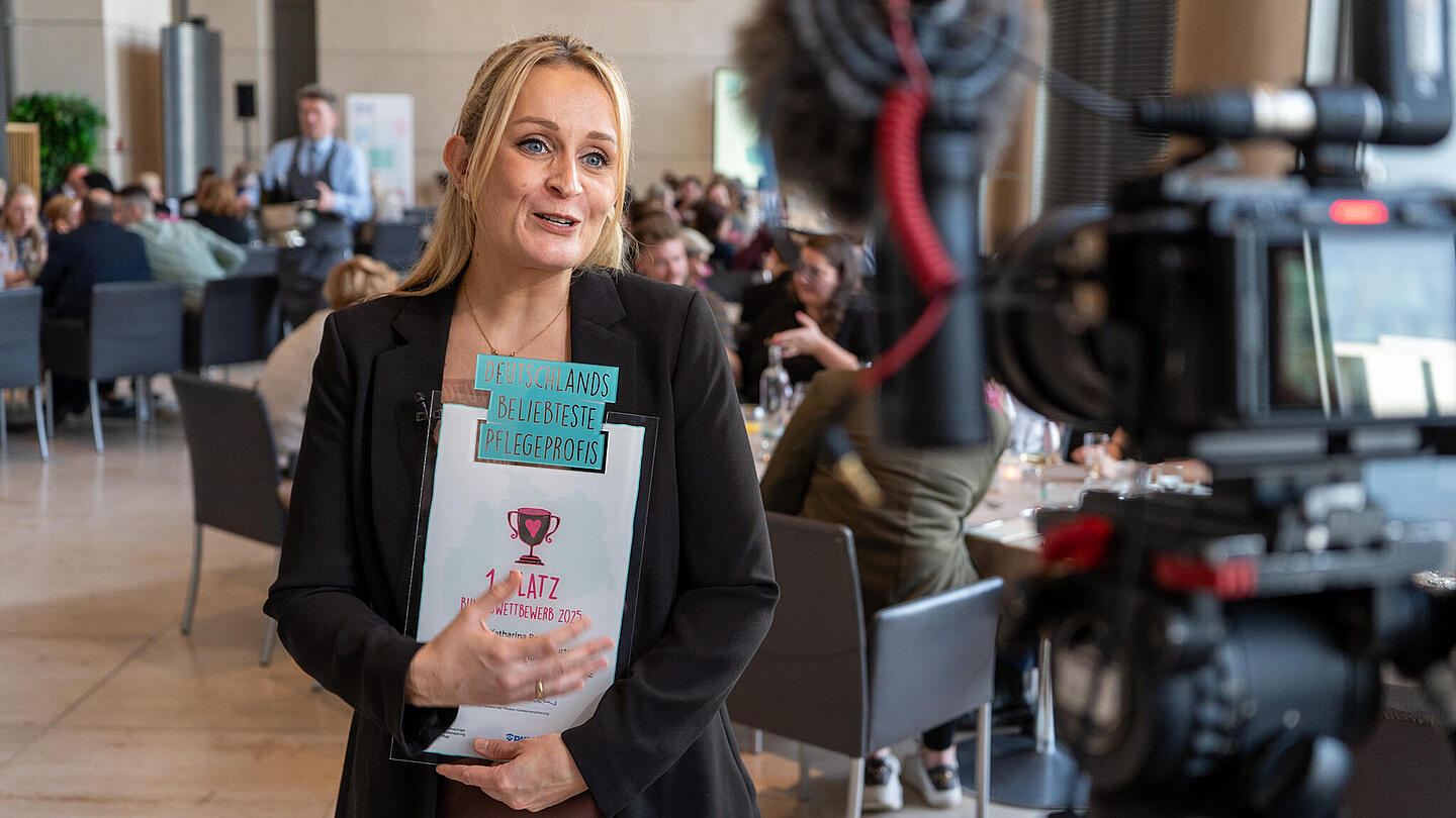 Katharina Roos ist "Deutschlands beliebtester Pflegeprofi" - Altenheim